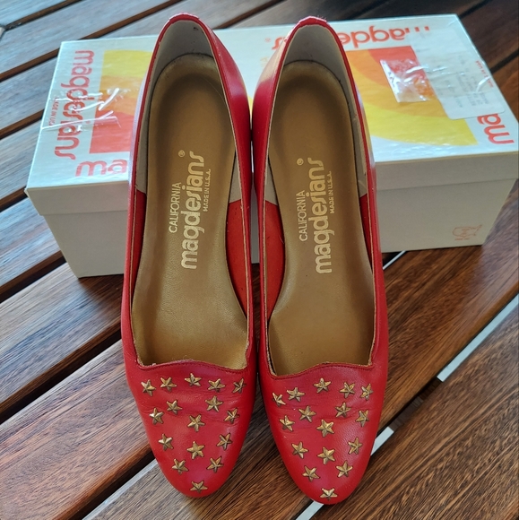 California Magdesians | Shoes | Vintage California Magdesians Red Flats ...